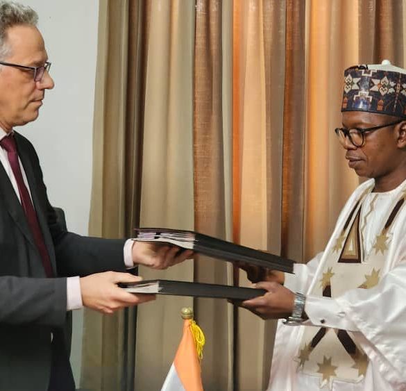 Le Recensement Général des Entreprises (ReGEN) est organisé par l ...